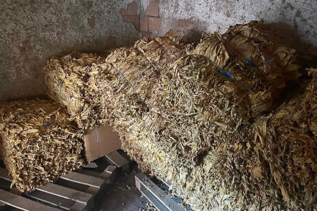 Surčinac uhapšen sa dve tone duvana