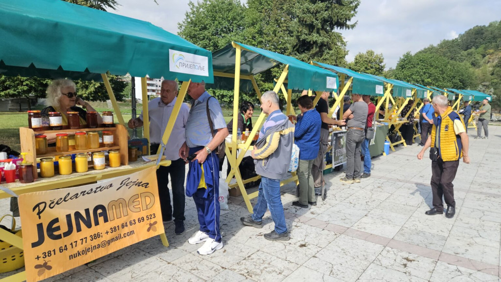 Pčelari u Prijepolju organizovali tradicionalni Sajam meda