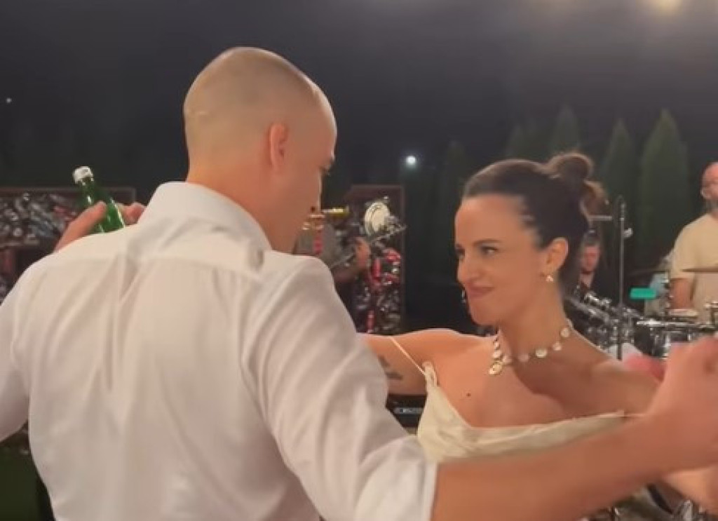 Majka Maše Memedović, posle ćerkinog venčanja