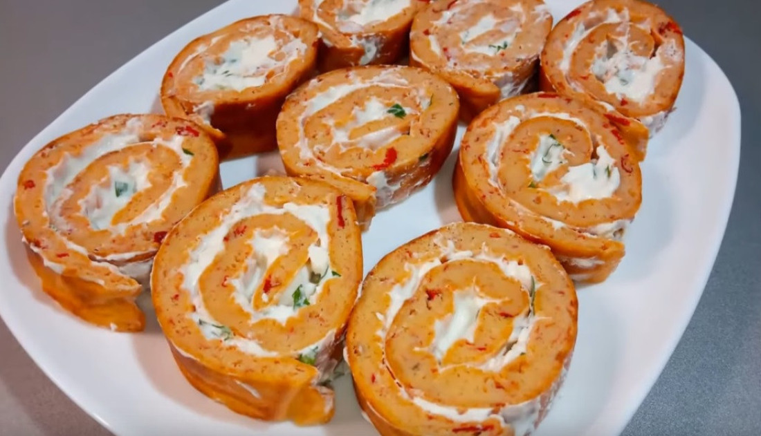 Recept dana: Slani rolat sa ajvarom