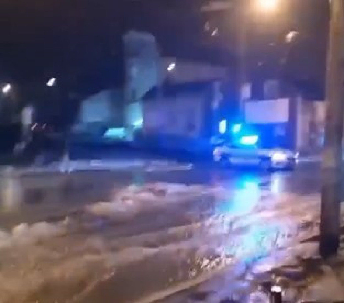 Pukla vodovodna cev u Bulevaru kralja Aleksandra