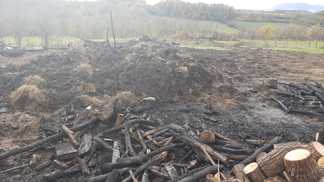 Vatrena stihija progutala štalu kod Topole