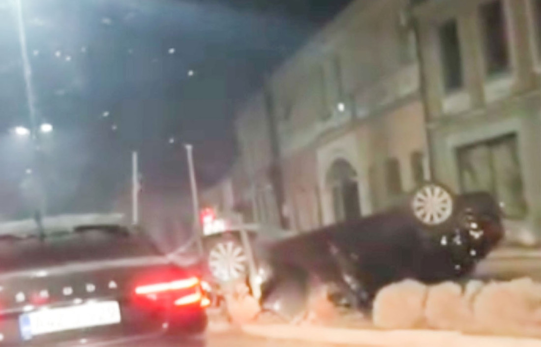 Automobil završio na krovu u Brčkom