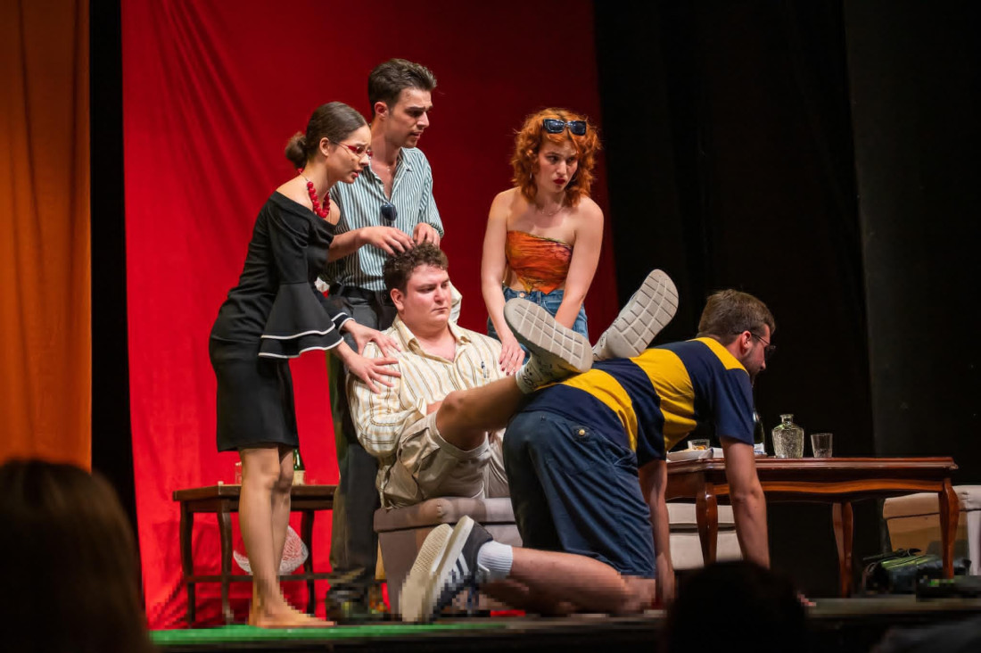 Predstava "Seks, laži i divlje guske" u pozorištu Teatrijum