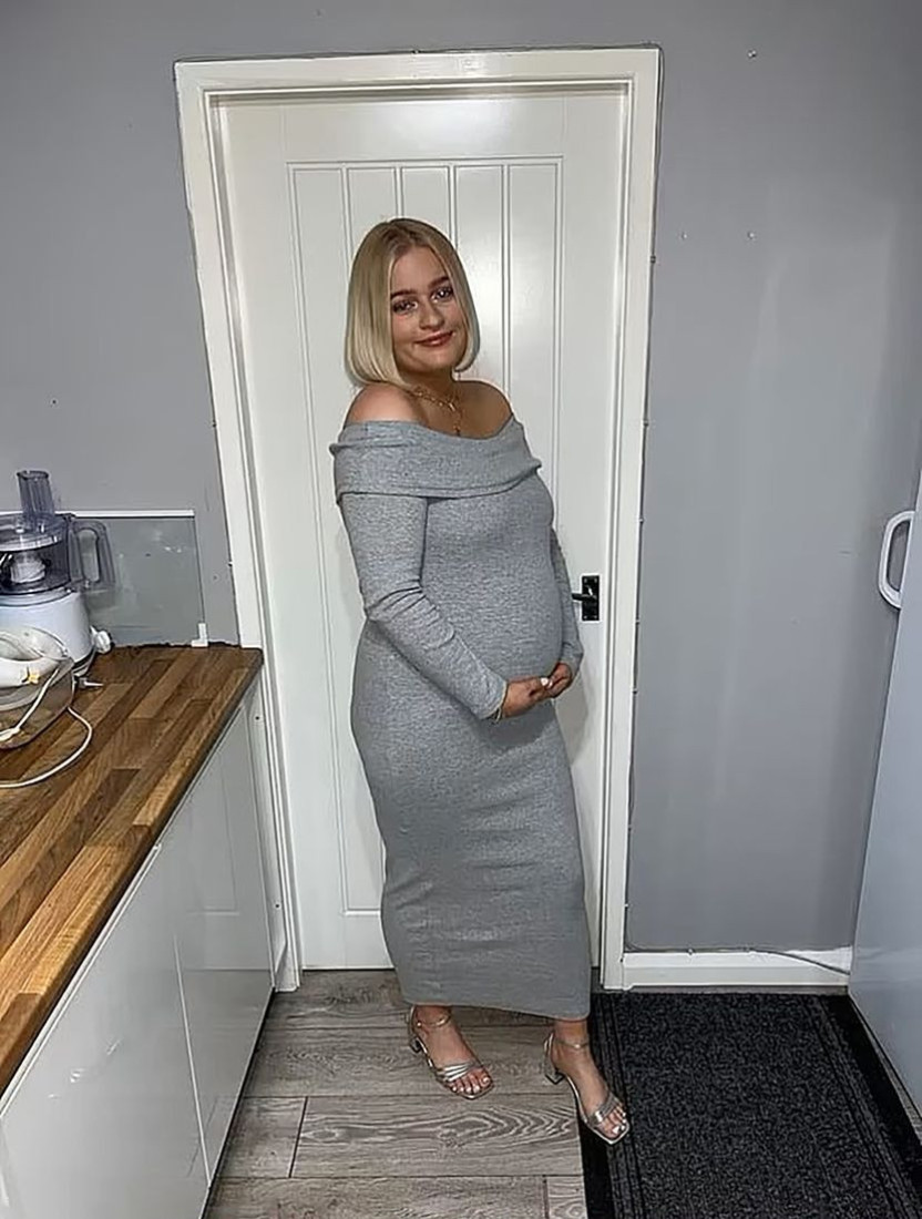 Emili rodila dečaka i umrla posle 4 sata od aneurizme