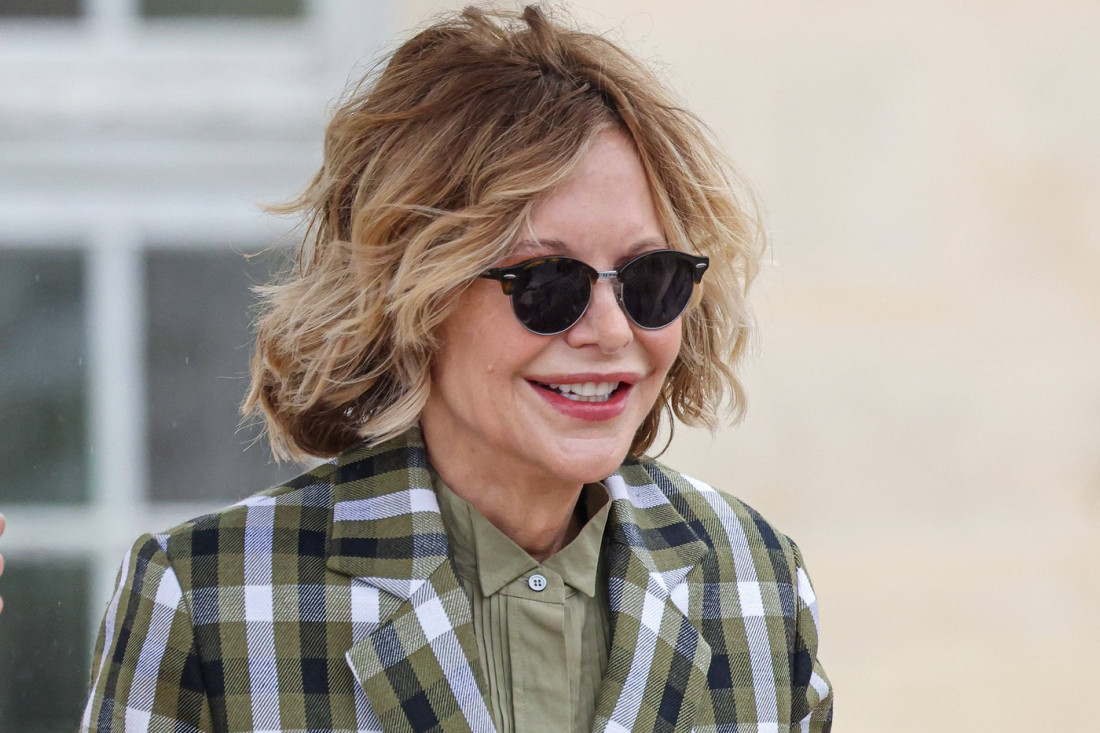 Meg Rajan u kariranom sakou na Nedelji mode u Parizu