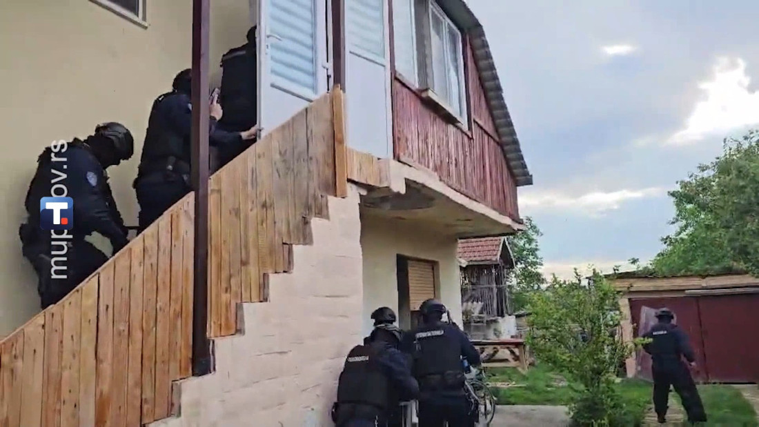 Pogledajte hapšenje surovog razbojnika u donjem vešu