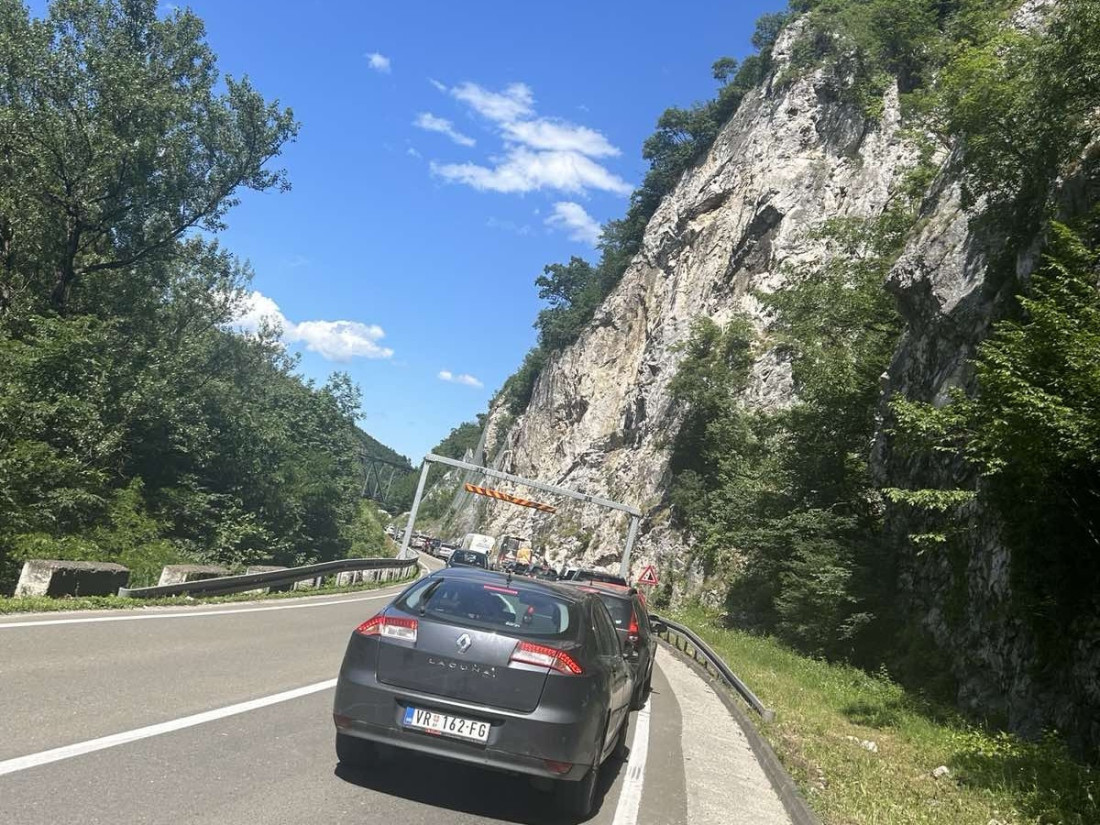 Teška saobraćajka u tunelu u Ovčarsko-kablarskoj klisuri