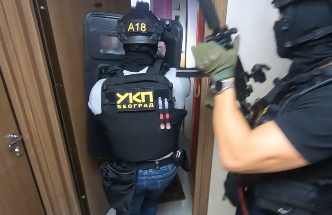 Stoj, policija! Hapšenje na ulici u Bačkoj Palanci