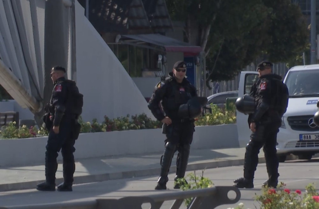 Zgrade srpskih institucija na KiM i dalje blokirane