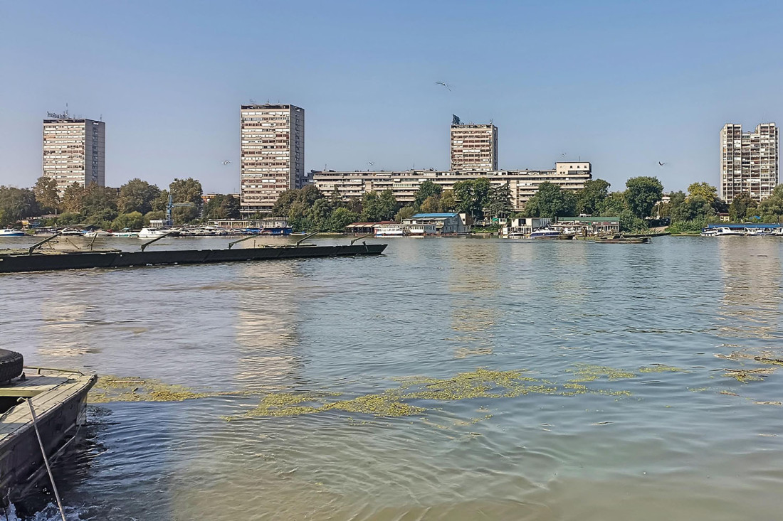 Rasklopljen pontonski most Lido