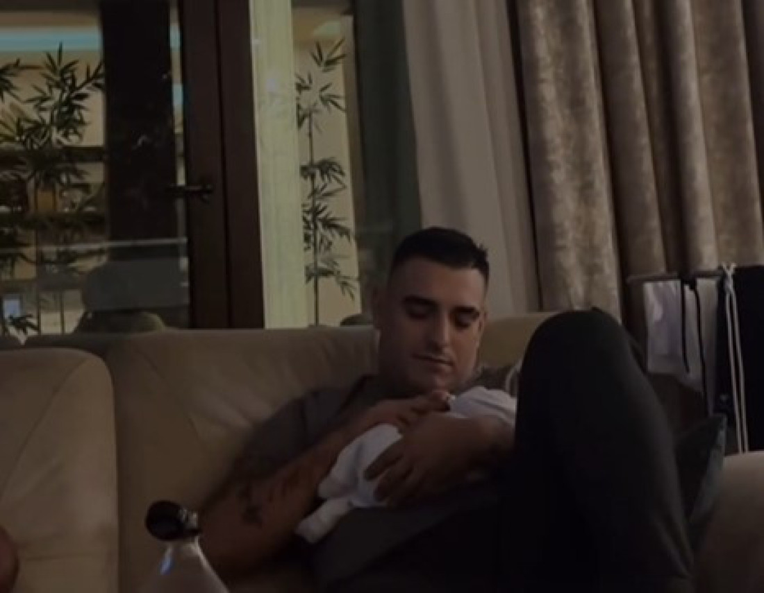 Prve fotografije Darka Lazića sa ćerkom Srnom kod kuće