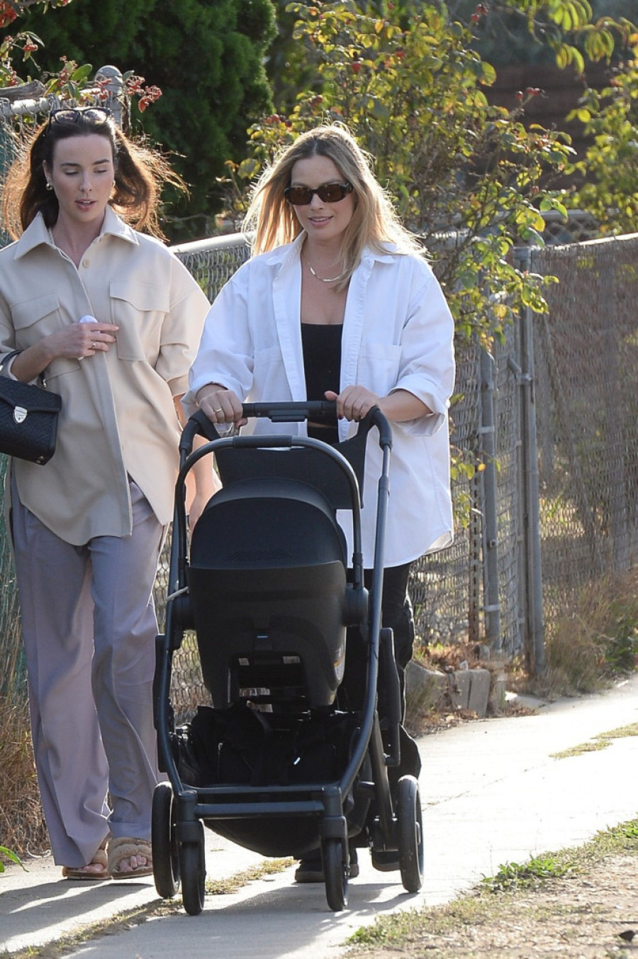 Margo Robi prvi put sa bebom u javnosti (FOTO)