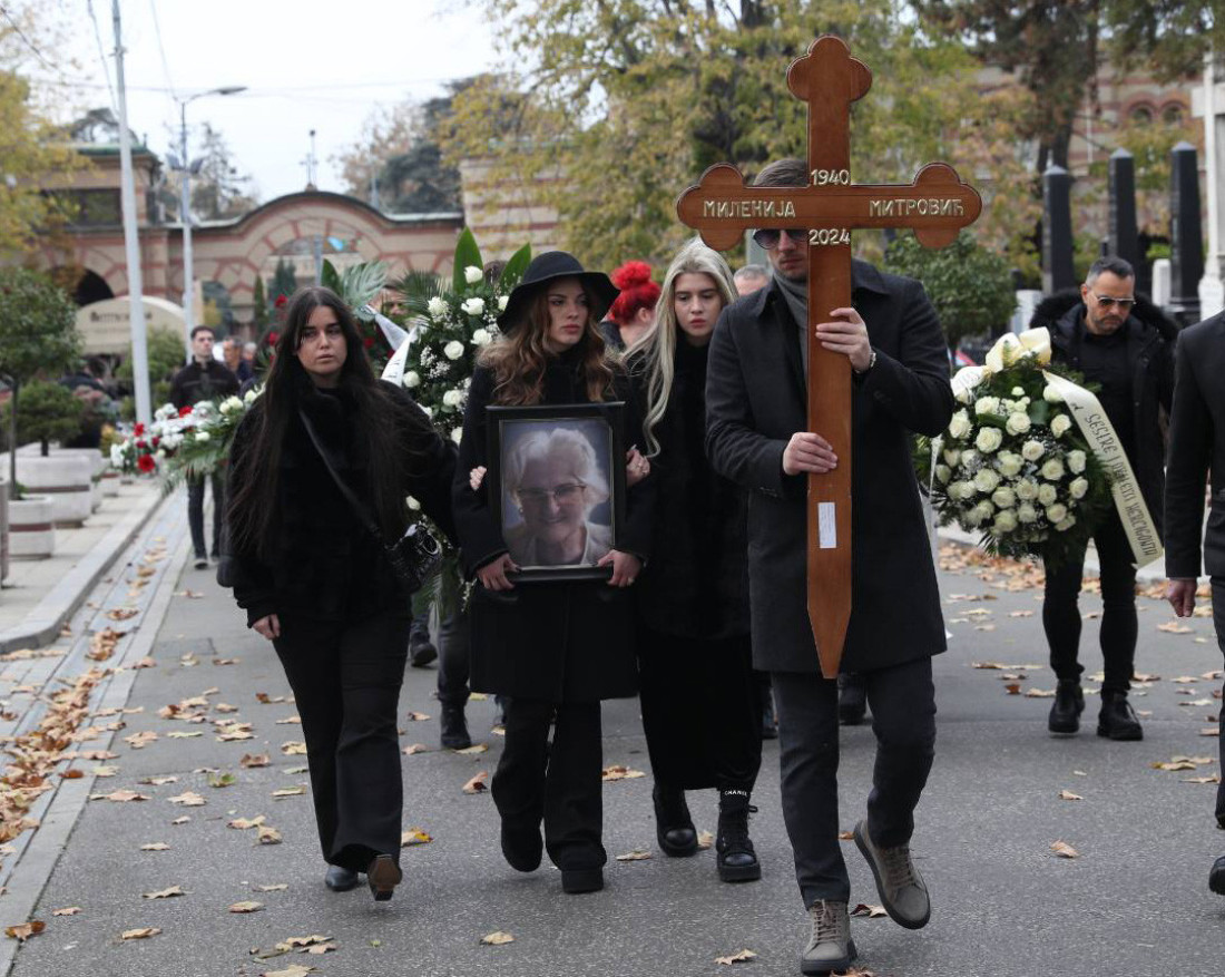 Povorka na sahrani Milenije Mitrović