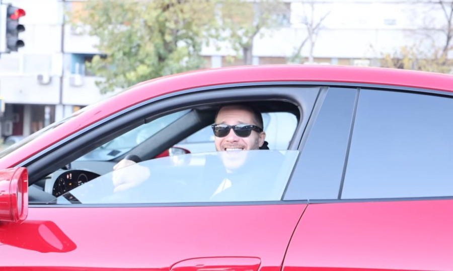 Baka Prase kolima jurio Sašu Kovačevića!