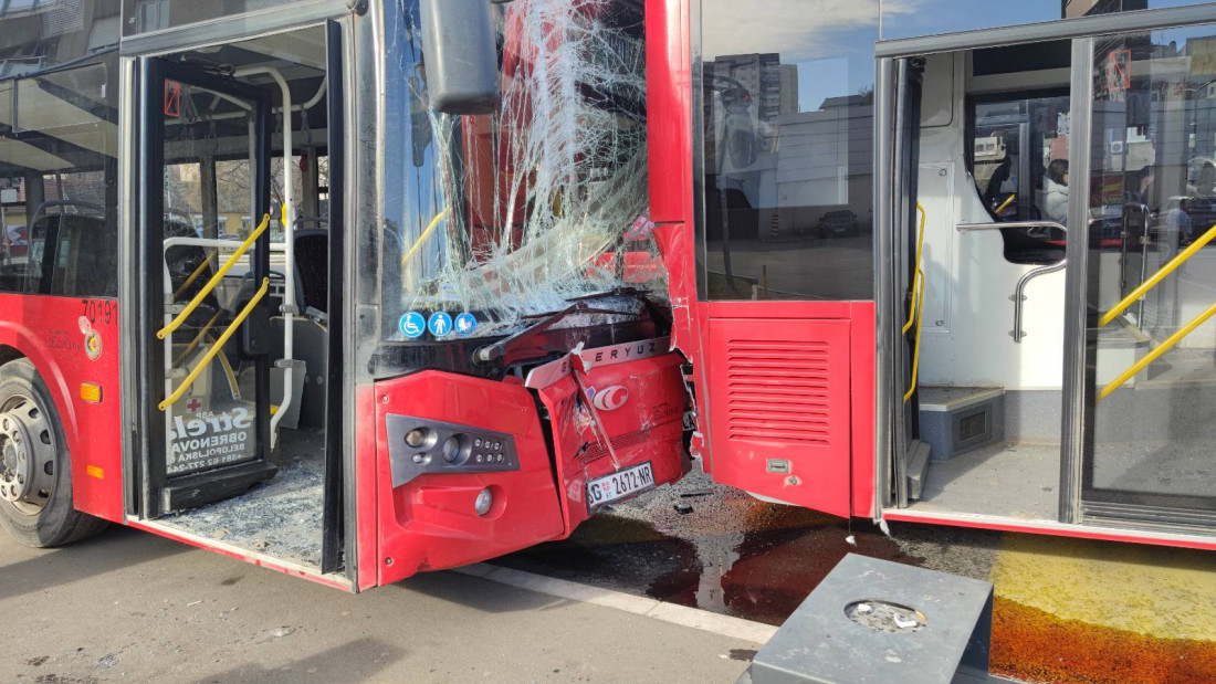 Ibertura i sudar autobusa na Novom Beogradu