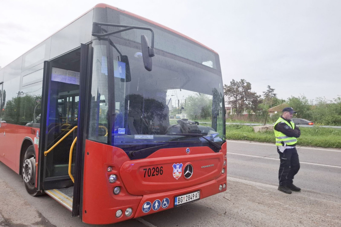 Šleper razneo autobus GSP na Altini