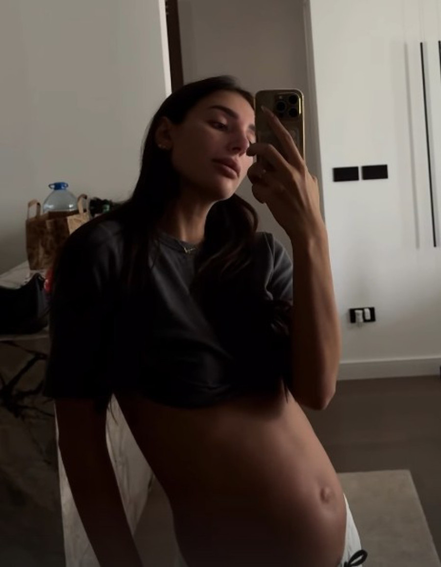 Jovana Tomić pokazala trudnički stomak!