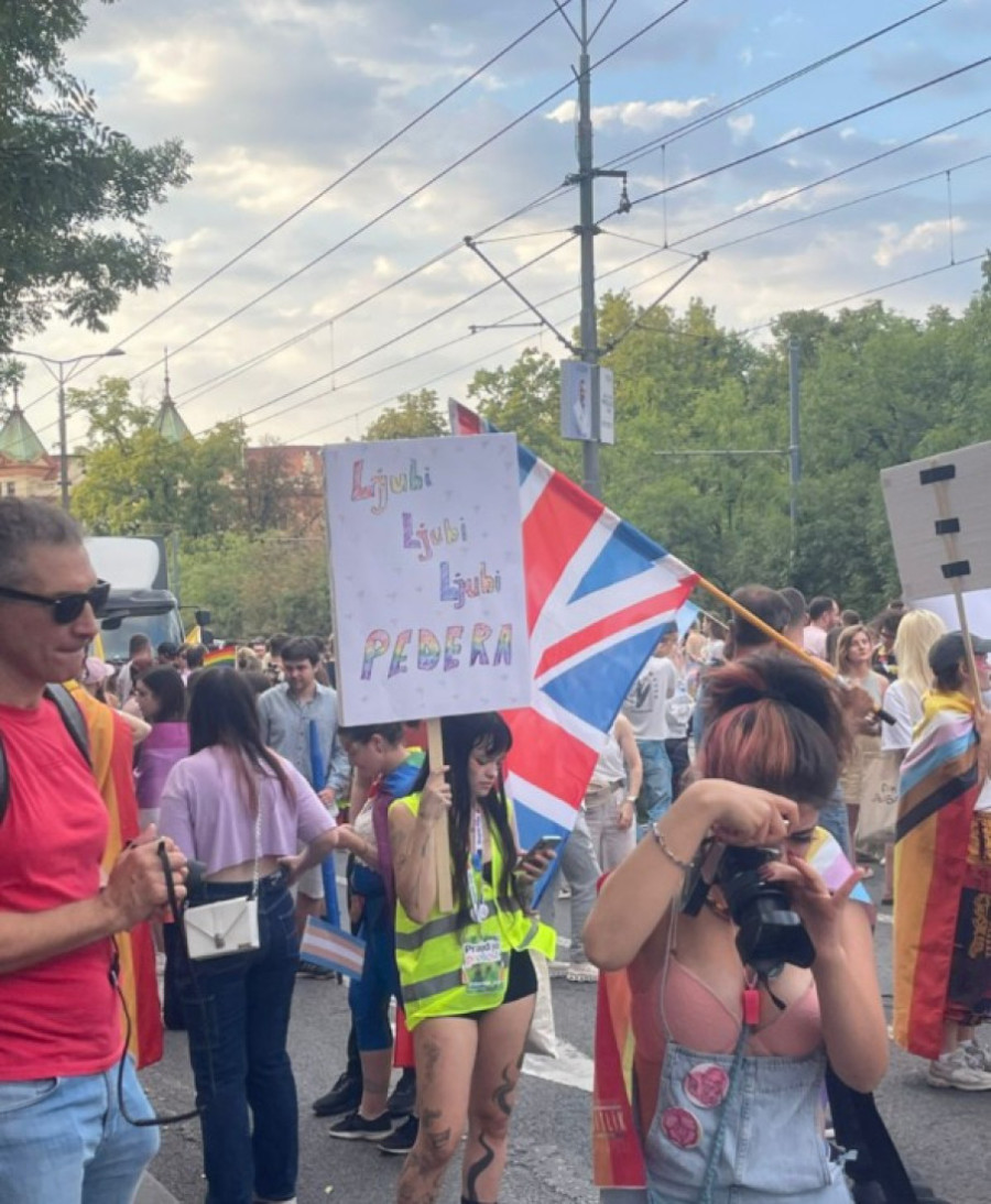 Prvi blokaderski gej prajd u Beogradu