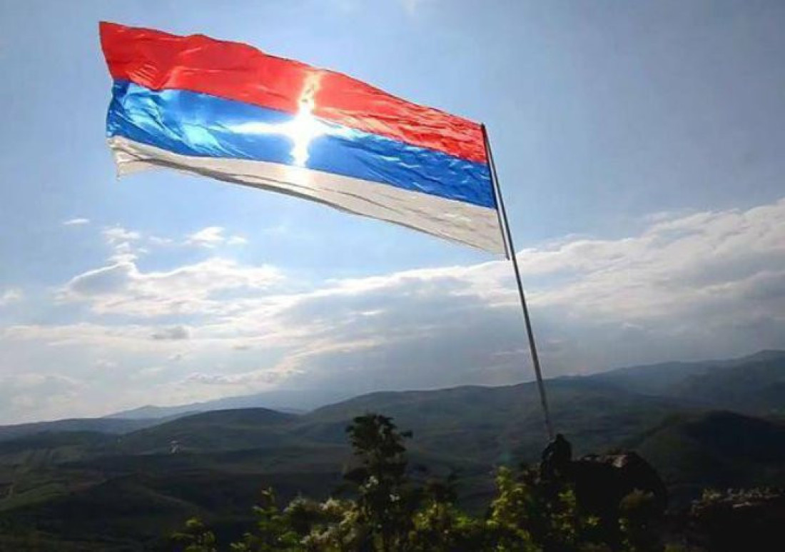 Iz porte crkve u Lipljanu skinuta zastava SPC