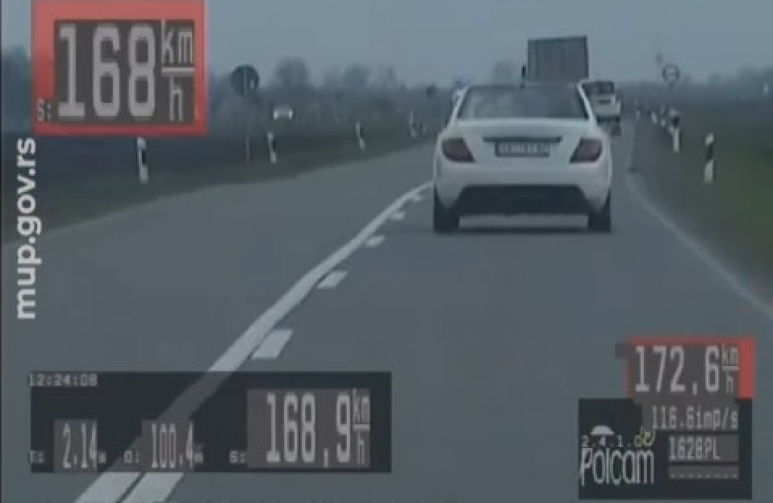 Nagario mečku! Pogledajte bahatu vožnju od plus 200 km/h